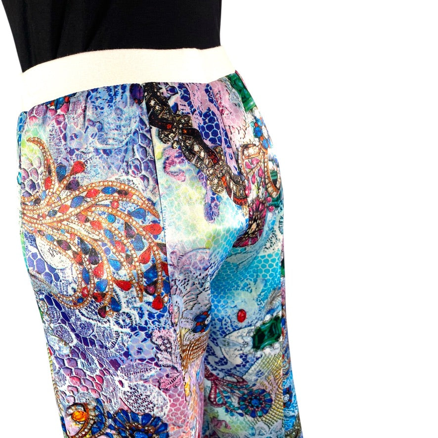 Mava Lou invented it: Tango trousers in a chalice shape - a unique ...